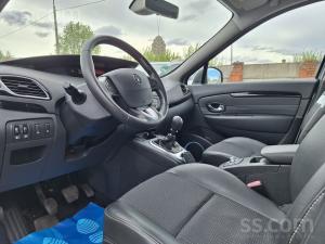 Pelēks Renault Scenic 2012 Daugavpils, ar dzinēja tilpumu 1.60 L un nobraukumu 0 tūkst. km par 4500 €, foto 9 vietnē AUTOMOTO.COM.LV