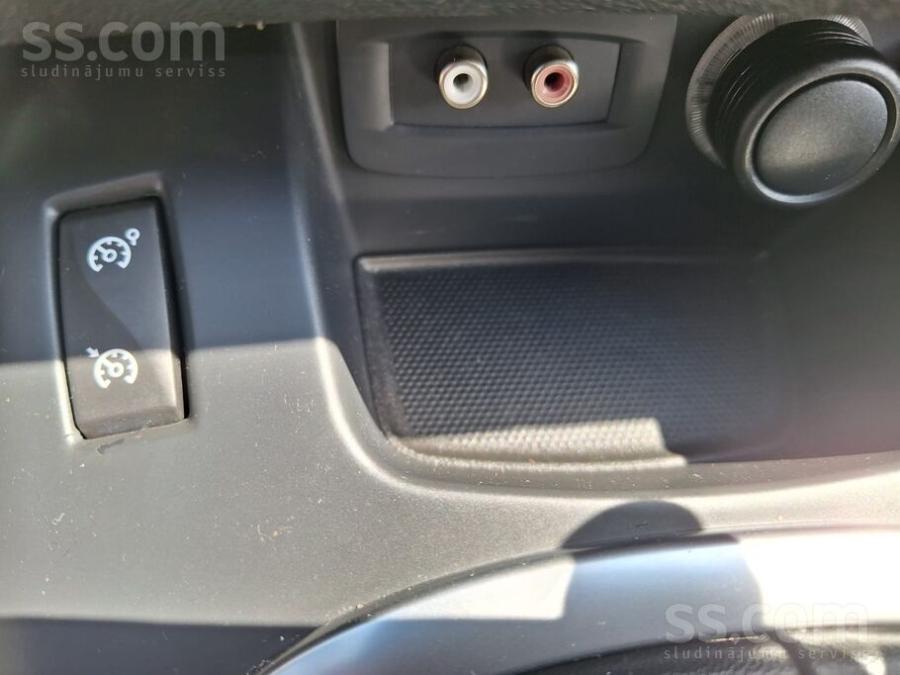 Pelēks Renault Scenic 2012 Daugavpils, ar dzinēja tilpumu 1.60 L un nobraukumu 0 tūkst. km par 4500 €, foto 19 vietnē AUTOMOTO.COM.LV