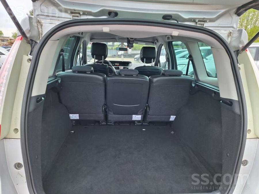 Pelēks Renault Scenic 2012 Daugavpils, ar dzinēja tilpumu 1.60 L un nobraukumu 0 tūkst. km par 4500 €, foto 26 vietnē AUTOMOTO.COM.LV