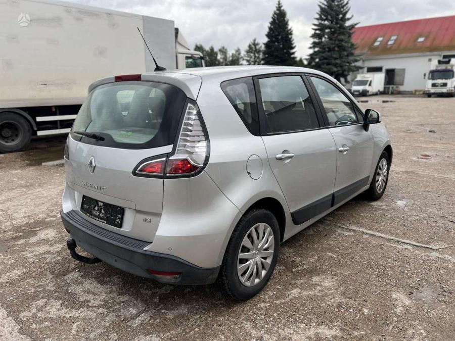 Pelēks Renault Scenic 2012 Kauņa, ar dzinēja tilpumu 1.46 L un nobraukumu 173 tūkst. km par 1600 €, foto 6 vietnē AUTOMOTO.COM.LV