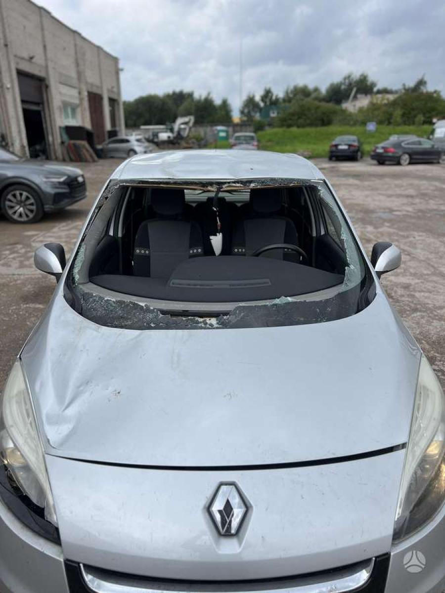 Pelēks Renault Scenic 2012 Kauņa, ar dzinēja tilpumu 1.46 L un nobraukumu 173 tūkst. km par 1600 €, foto 8 vietnē AUTOMOTO.COM.LV