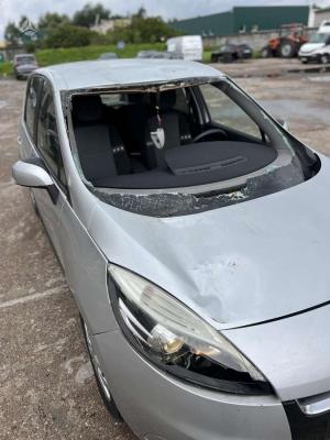 Pelēks Renault Scenic 2012 Kauņa, ar dzinēja tilpumu 1.46 L un nobraukumu 173 tūkst. km par 1600 €, foto 9 vietnē AUTOMOTO.COM.LV