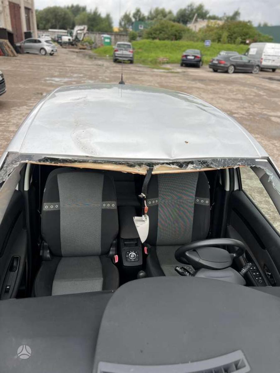 Pelēks Renault Scenic 2012 Kauņa, ar dzinēja tilpumu 1.46 L un nobraukumu 173 tūkst. km par 1600 €, foto 12 vietnē AUTOMOTO.COM.LV