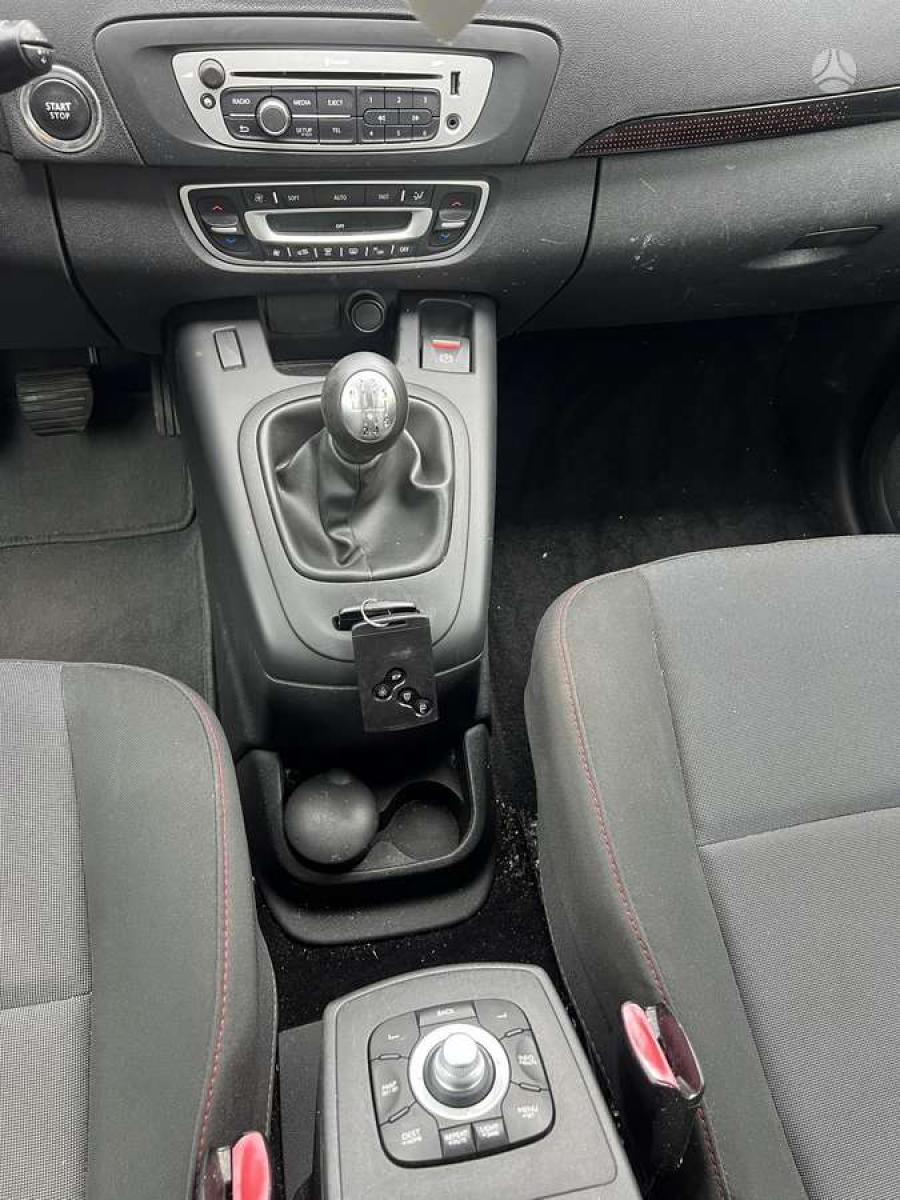 Pelēks Renault Scenic 2012 Kauņa, ar dzinēja tilpumu 1.46 L un nobraukumu 173 tūkst. km par 1600 €, foto 18 vietnē AUTOMOTO.COM.LV