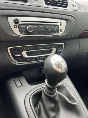 Pelēks Renault Scenic 2012 Kauņa, ar dzinēja tilpumu 1.46 L un nobraukumu 173 tūkst. km par 1600 €, foto 20 vietnē AUTOMOTO.COM.LV