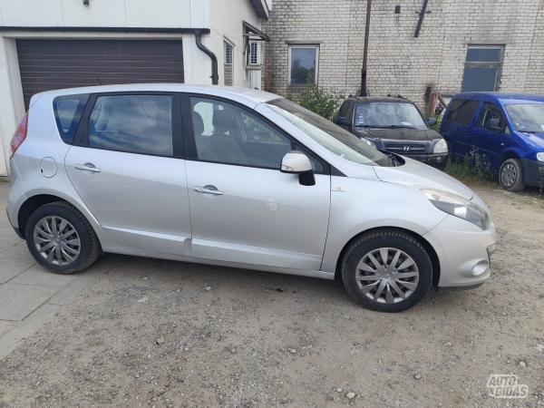 Grey Renault Scenic 2012 in Utena, with an engine capacity of 1.50 L and mileage of 213 thousand km for 2990 €, photo 5 on AUTOMOTO.COM.LV