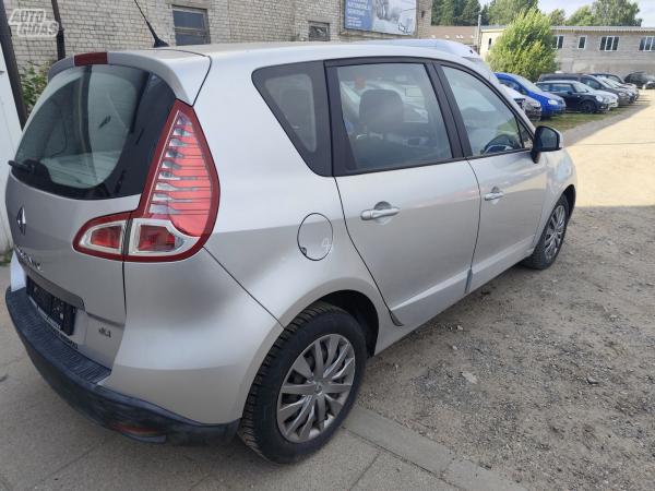 Grey Renault Scenic 2012 in Utena, with an engine capacity of 1.50 L and mileage of 213 thousand km for 2990 €, photo 6 on AUTOMOTO.COM.LV