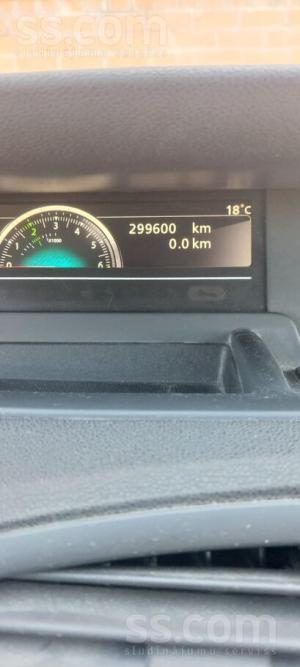 Grey Renault Scenic 2013 in Riga, with an engine capacity of 1.90 L and mileage of 300 thousand km for 2755 €, photo 3 on AUTOMOTO.COM.LV