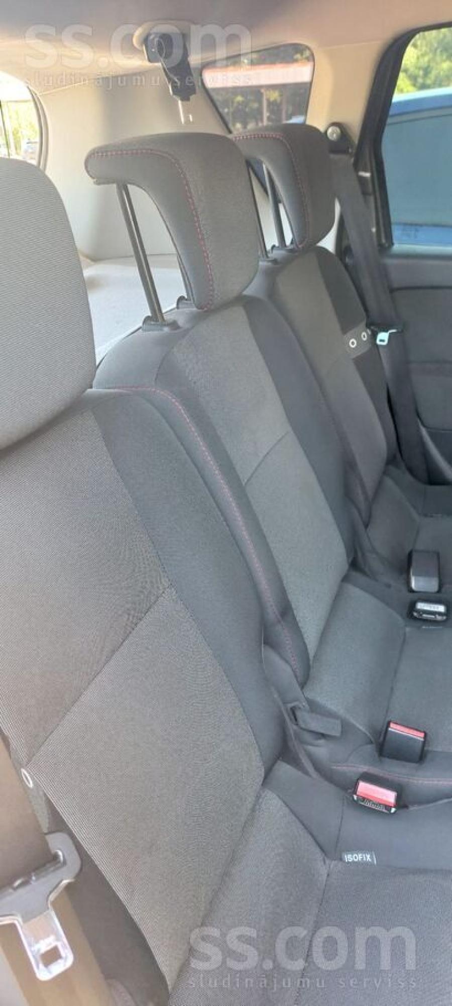 Grey Renault Scenic 2013 in Riga, with an engine capacity of 1.90 L and mileage of 300 thousand km for 2755 €, photo 5 on AUTOMOTO.COM.LV