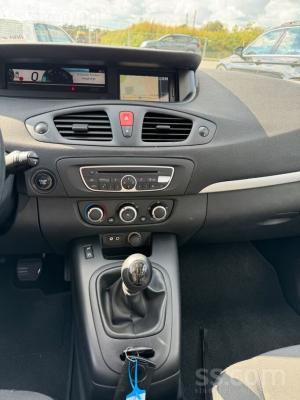 Pelēks Renault Scenic 2013 Ogre, ar dzinēja tilpumu 1.60 L un nobraukumu 145 tūkst. km par 4995 €, foto 15 vietnē AUTOMOTO.COM.LV