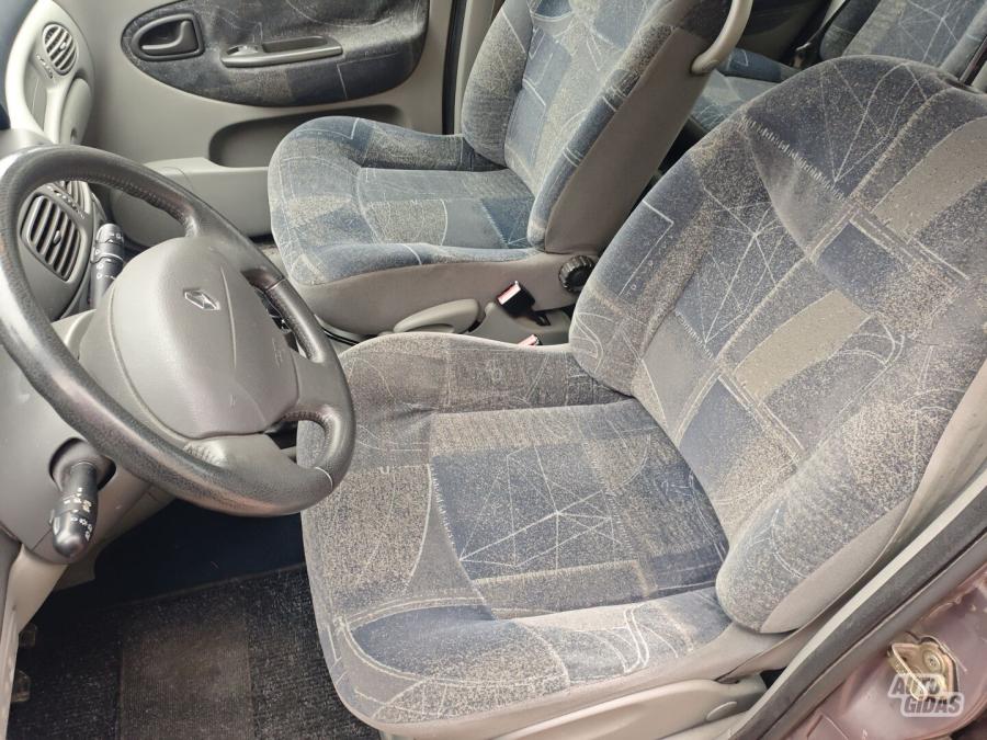 Grey Renault Scenic 2000 in Vilnius, with an engine capacity of 1.60 L and mileage of 207 thousand km for 1200 €, photo 11 on AUTOMOTO.COM.LV