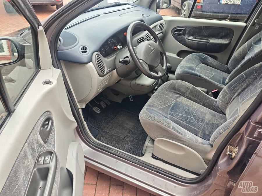Grey Renault Scenic 2000 in Vilnius, with an engine capacity of 1.60 L and mileage of 207 thousand km for 1200 €, photo 16 on AUTOMOTO.COM.LV