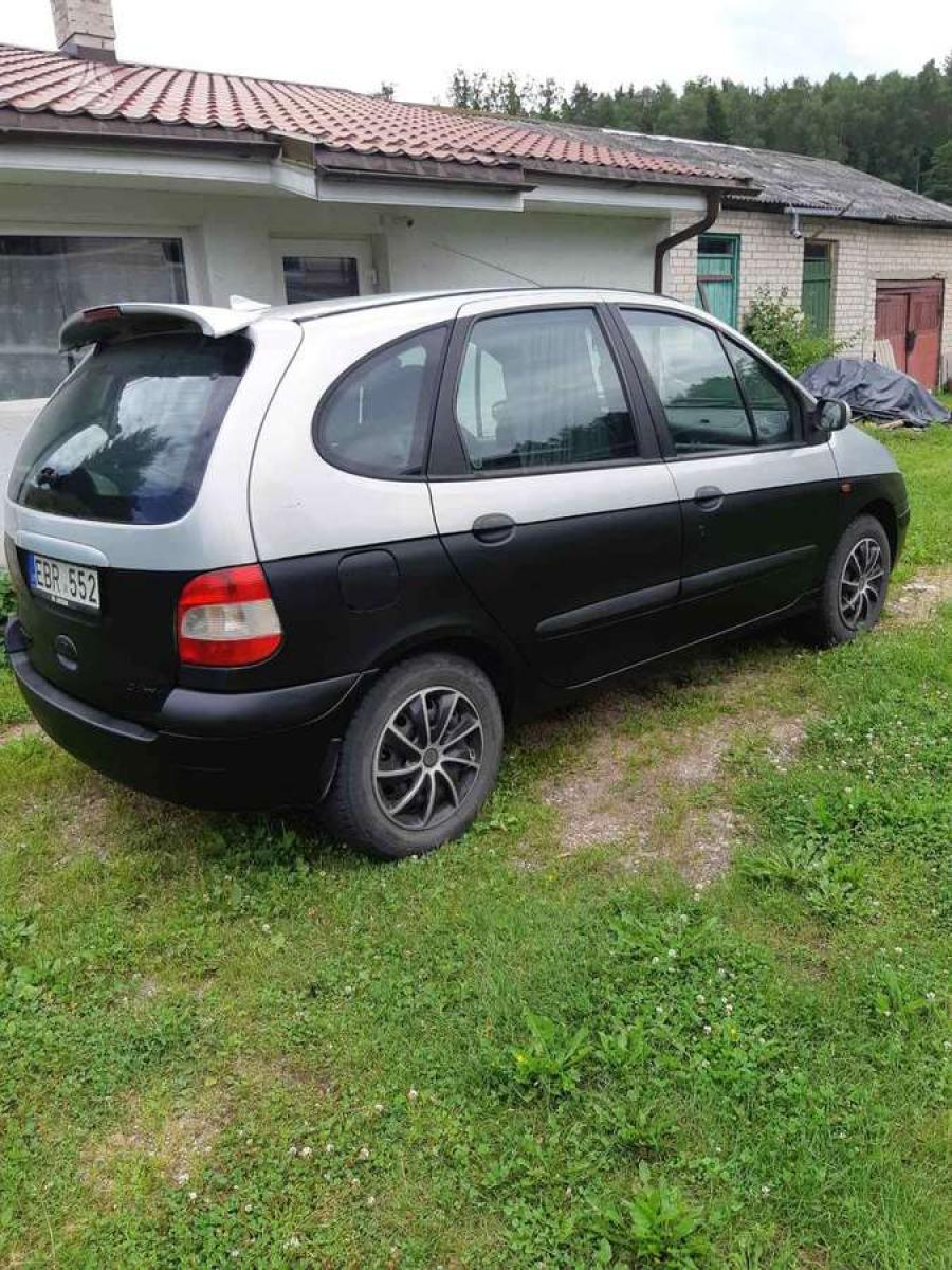 Grey Renault Scenic 2000 in Vilnius, with an engine capacity of 1.60 L and mileage of 250 thousand km for 600 €, photo 1 on AUTOMOTO.COM.LV