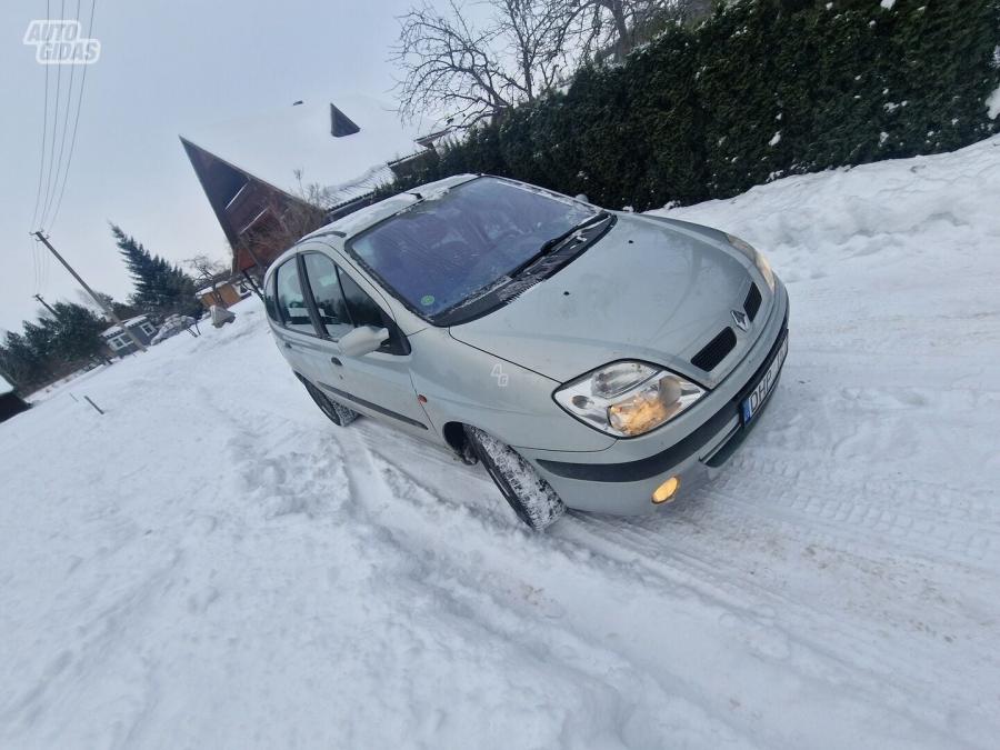 Grey Renault Scenic 2000 in Anyksciai, with an engine capacity of 1.60 L and mileage of 299 thousand km for 390 €, photo 1 on AUTOMOTO.COM.LV