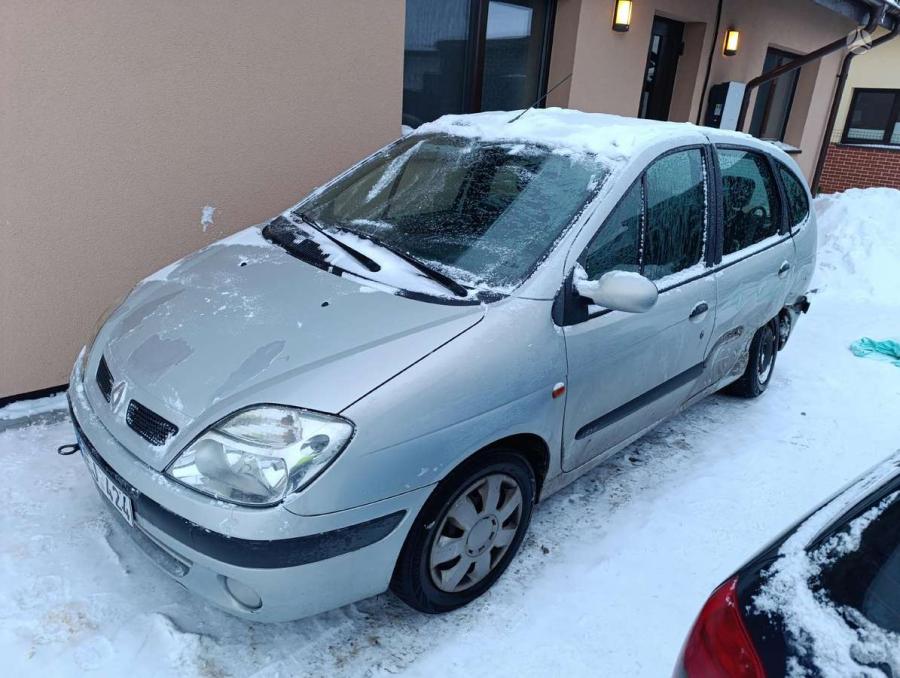 Grey Renault Scenic 2001 in Klaipeda, with an engine capacity of 1.60 L and mileage of 385 thousand km for 400 €, photo 3 on AUTOMOTO.COM.LV
