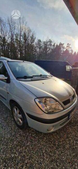 Pelēks Renault Scenic 2001 Alīta, ar dzinēja tilpumu 1.60 L un nobraukumu 306 tūkst. km par 775 €, foto  vietnē AUTOMOTO.COM.LV
