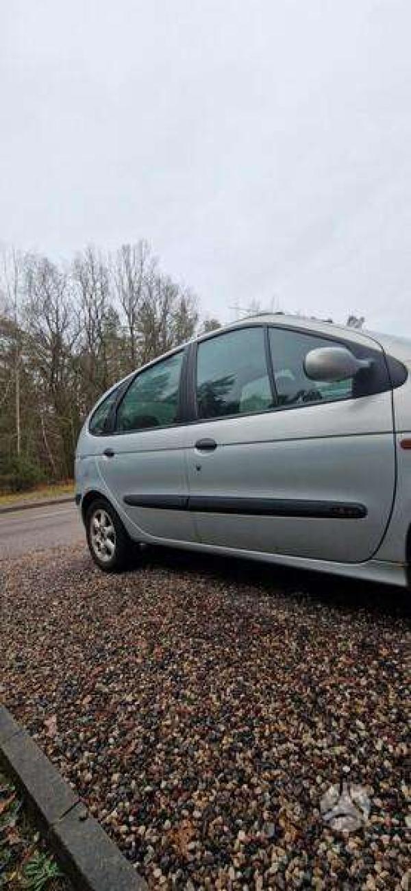 Grey Renault Scenic 2001 in Alytus, with an engine capacity of 1.60 L and mileage of 306 thousand km for 775 €, photo 2 on AUTOMOTO.COM.LV
