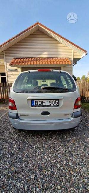 Pelēks Renault Scenic 2001 Alīta, ar dzinēja tilpumu 1.60 L un nobraukumu 306 tūkst. km par 775 €, foto 4 vietnē AUTOMOTO.COM.LV