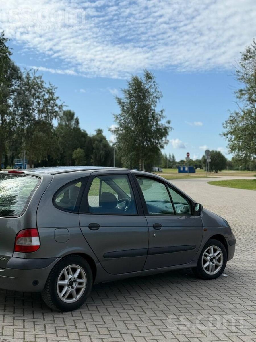 Grey Renault Scenic 2001 in Riga, with an engine capacity of 1.60 L and mileage of 230 thousand km for 730 €, photo 5 on AUTOMOTO.COM.LV