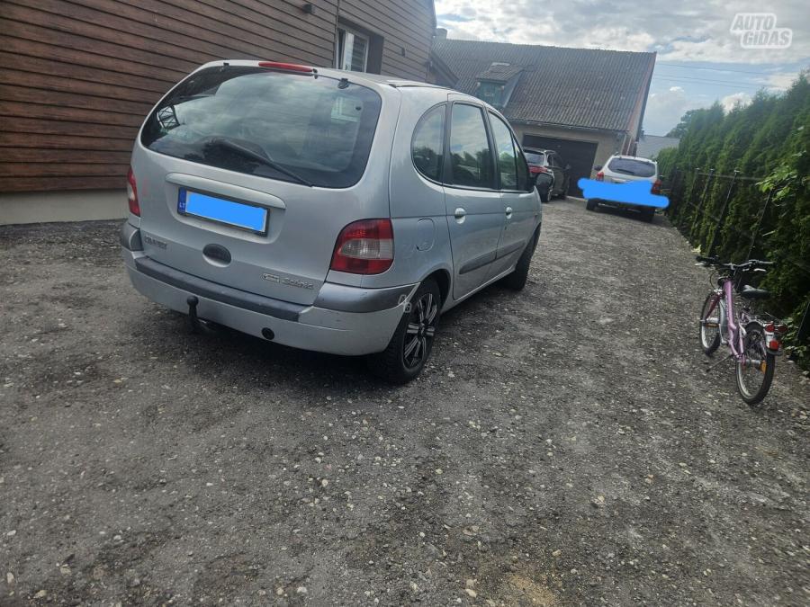 Pelēks Renault Scenic 2002 Vilkaviškis, ar dzinēja tilpumu 2.00 L un nobraukumu 223 tūkst. km par 750 €, foto 4 vietnē AUTOMOTO.COM.LV
