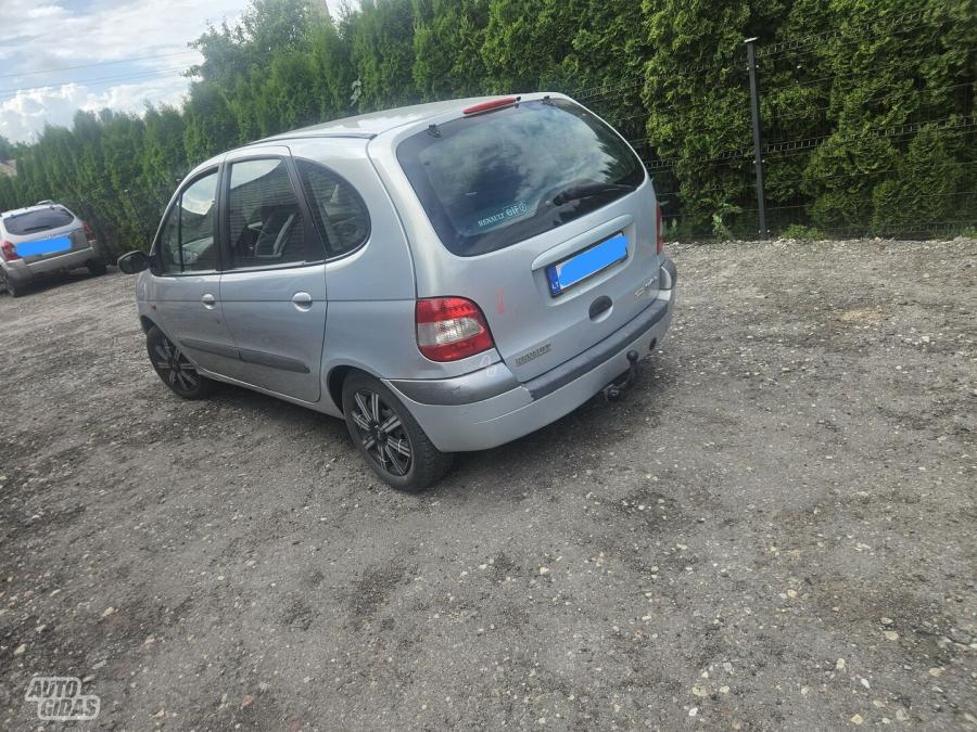 Pelēks Renault Scenic 2002 Vilkaviškis, ar dzinēja tilpumu 2.00 L un nobraukumu 223 tūkst. km par 750 €, foto 5 vietnē AUTOMOTO.COM.LV