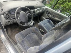 Pelēks Renault Scenic 2002 Vilkaviškis, ar dzinēja tilpumu 2.00 L un nobraukumu 223 tūkst. km par 750 €, foto 6 vietnē AUTOMOTO.COM.LV