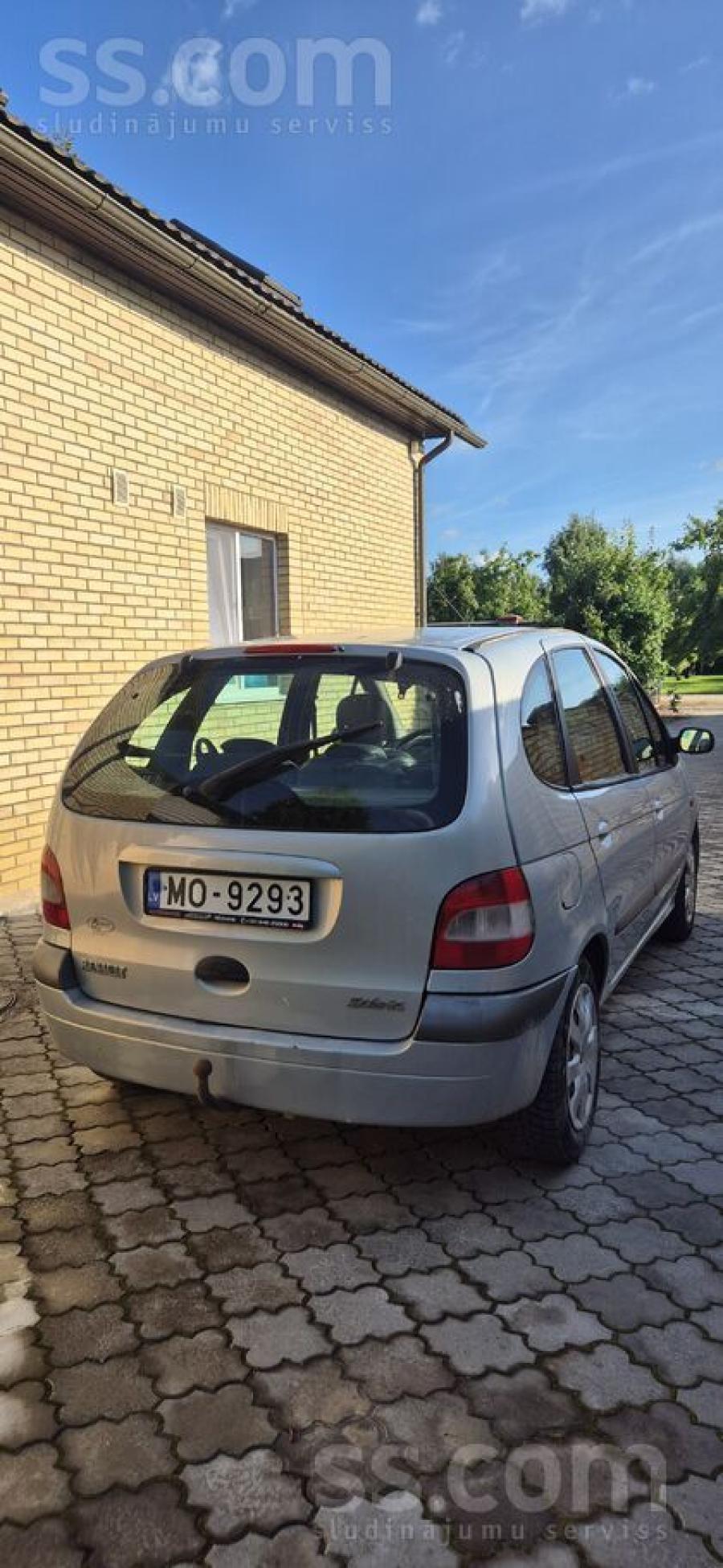Pelēks Renault Scenic 2002 Rēzekne, ar dzinēja tilpumu 1.90 L un nobraukumu 335 tūkst. km par 700 €, foto 4 vietnē AUTOMOTO.COM.LV