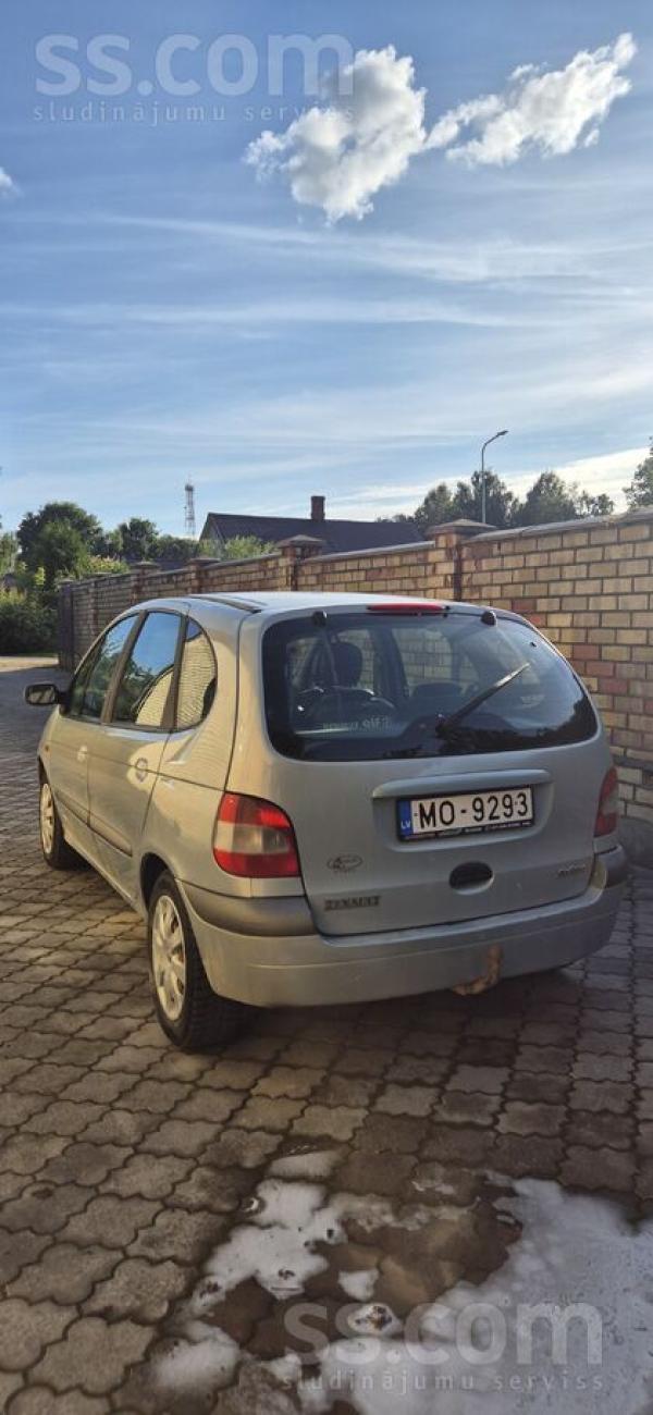 Pelēks Renault Scenic 2002 Rēzekne, ar dzinēja tilpumu 1.90 L un nobraukumu 335 tūkst. km par 700 €, foto 4 vietnē AUTOMOTO.COM.LV