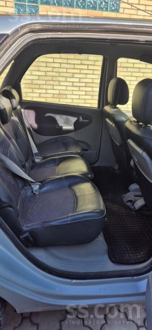 Pelēks Renault Scenic 2002 Rēzekne, ar dzinēja tilpumu 1.90 L un nobraukumu 335 tūkst. km par 700 €, foto 6 vietnē AUTOMOTO.COM.LV