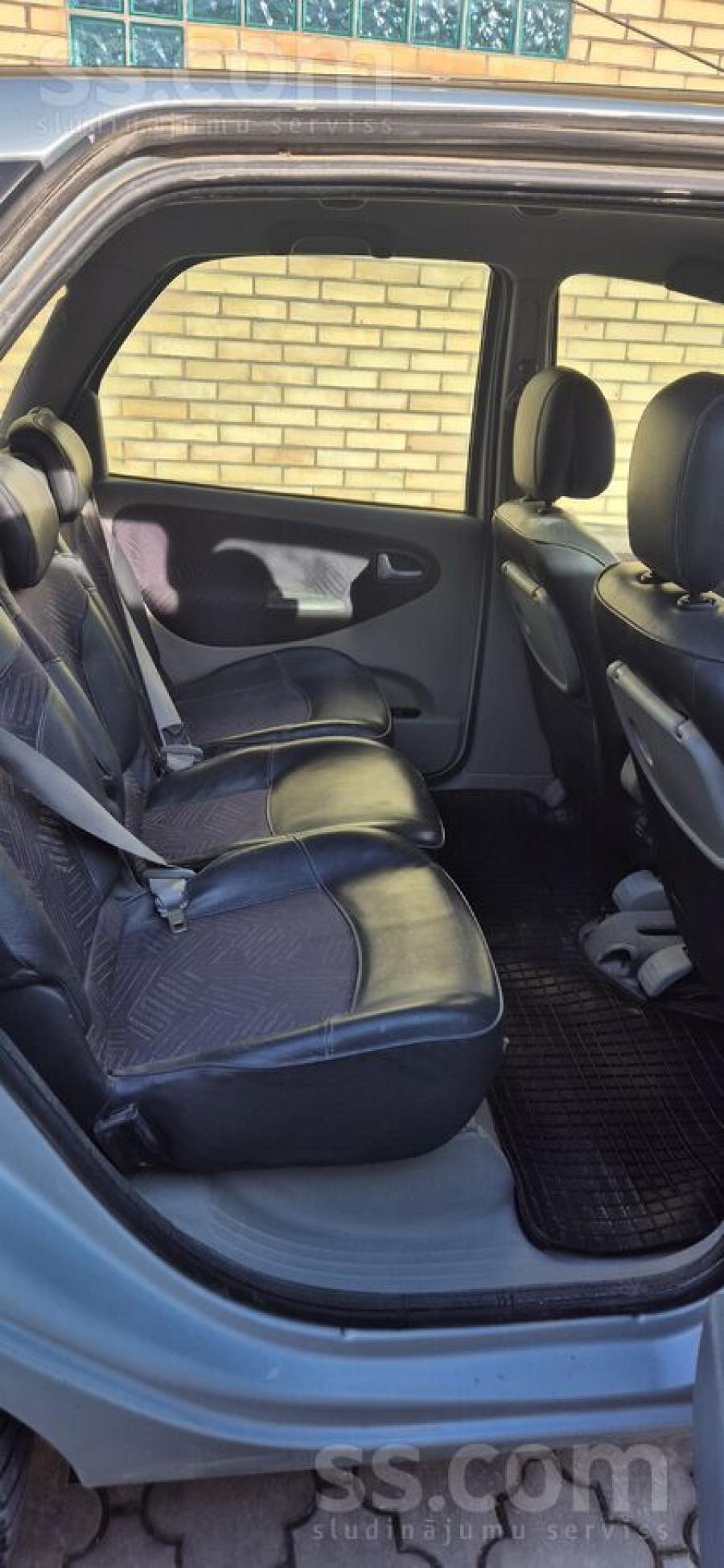 Pelēks Renault Scenic 2002 Rēzekne, ar dzinēja tilpumu 1.90 L un nobraukumu 335 tūkst. km par 700 €, foto 6 vietnē AUTOMOTO.COM.LV