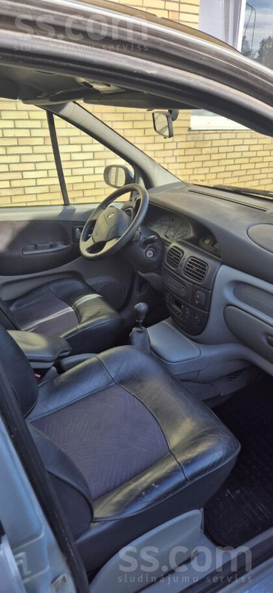 Pelēks Renault Scenic 2002 Rēzekne, ar dzinēja tilpumu 1.90 L un nobraukumu 335 tūkst. km par 700 €, foto 7 vietnē AUTOMOTO.COM.LV
