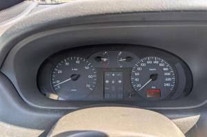 Grey Renault Scenic 2002 in Druskininkai, with an engine capacity of 1.87 L and mileage of 275 thousand km for 600 €, photo 6 on AUTOMOTO.COM.LV