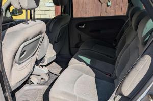 Grey Renault Scenic 2002 in Druskininkai, with an engine capacity of 1.87 L and mileage of 275 thousand km for 600 €, photo 8 on AUTOMOTO.COM.LV