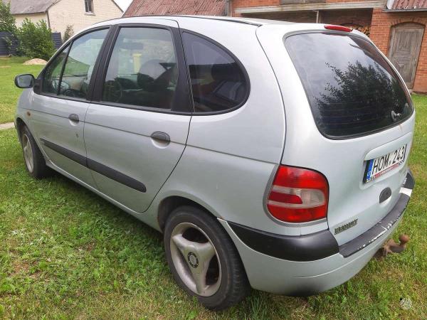 Pelēks Renault Scenic 2003 Šauļi, ar dzinēja tilpumu 1.87 L un nobraukumu 252 tūkst. km par 650 €, foto 4 vietnē AUTOMOTO.COM.LV