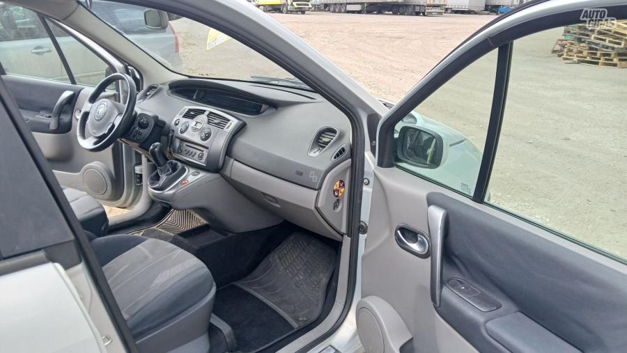 Pelēks Renault Scenic 2004 Radviliškis, ar dzinēja tilpumu 1.60 L un nobraukumu 146 tūkst. km par 850 €, foto 14 vietnē AUTOMOTO.COM.LV
