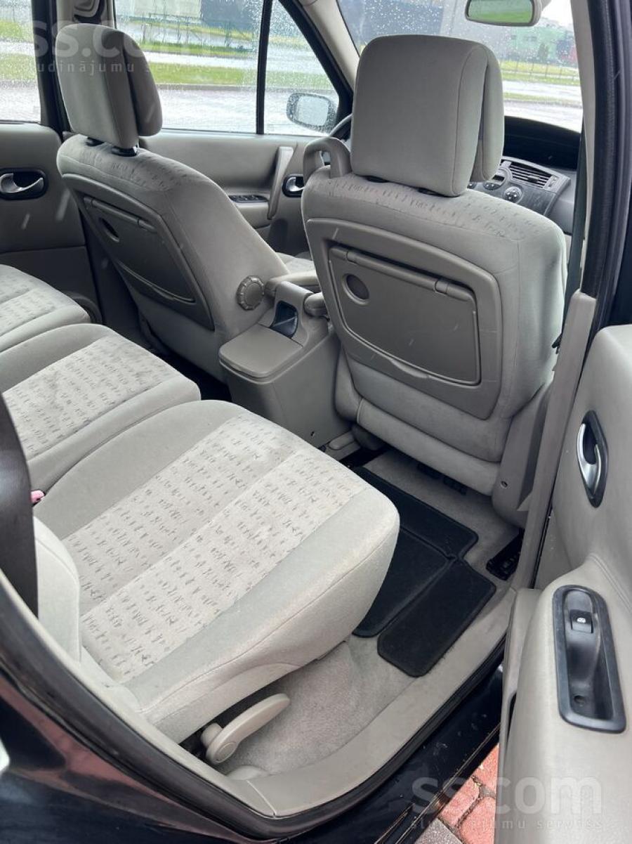 Pelēks Renault Scenic 2004 Ventspils, ar dzinēja tilpumu 1.90 L un nobraukumu 288 tūkst. km par 1050 €, foto 9 vietnē AUTOMOTO.COM.LV