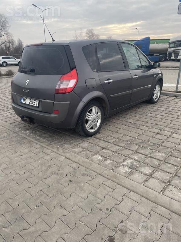 Pelēks Renault Scenic 2004 Daugavpils, ar dzinēja tilpumu 1.90 L un nobraukumu 295 tūkst. km par 700 €, foto 4 vietnē AUTOMOTO.COM.LV