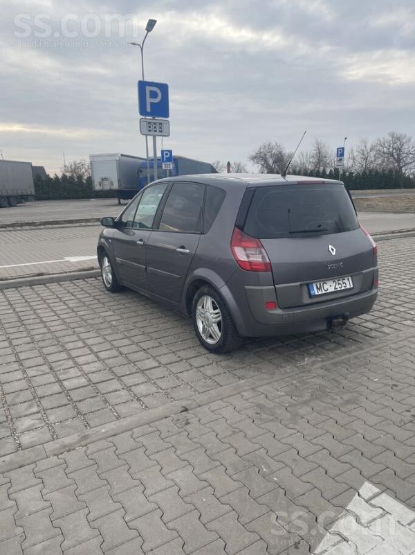 Pelēks Renault Scenic 2004 Daugavpils, ar dzinēja tilpumu 1.90 L un nobraukumu 295 tūkst. km par 700 €, foto 7 vietnē AUTOMOTO.COM.LV