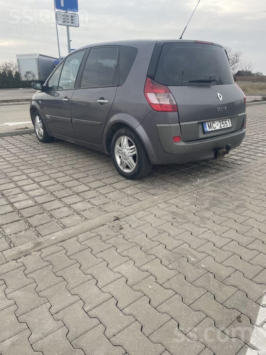 Pelēks Renault Scenic 2004 Daugavpils, ar dzinēja tilpumu 1.90 L un nobraukumu 295 tūkst. km par 700 €, foto 9 vietnē AUTOMOTO.COM.LV