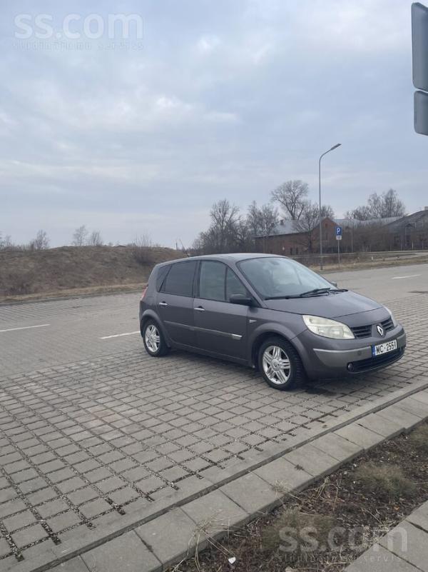 Pelēks Renault Scenic 2004 Daugavpils, ar dzinēja tilpumu 1.90 L un nobraukumu 295 tūkst. km par 700 €, foto 9 vietnē AUTOMOTO.COM.LV