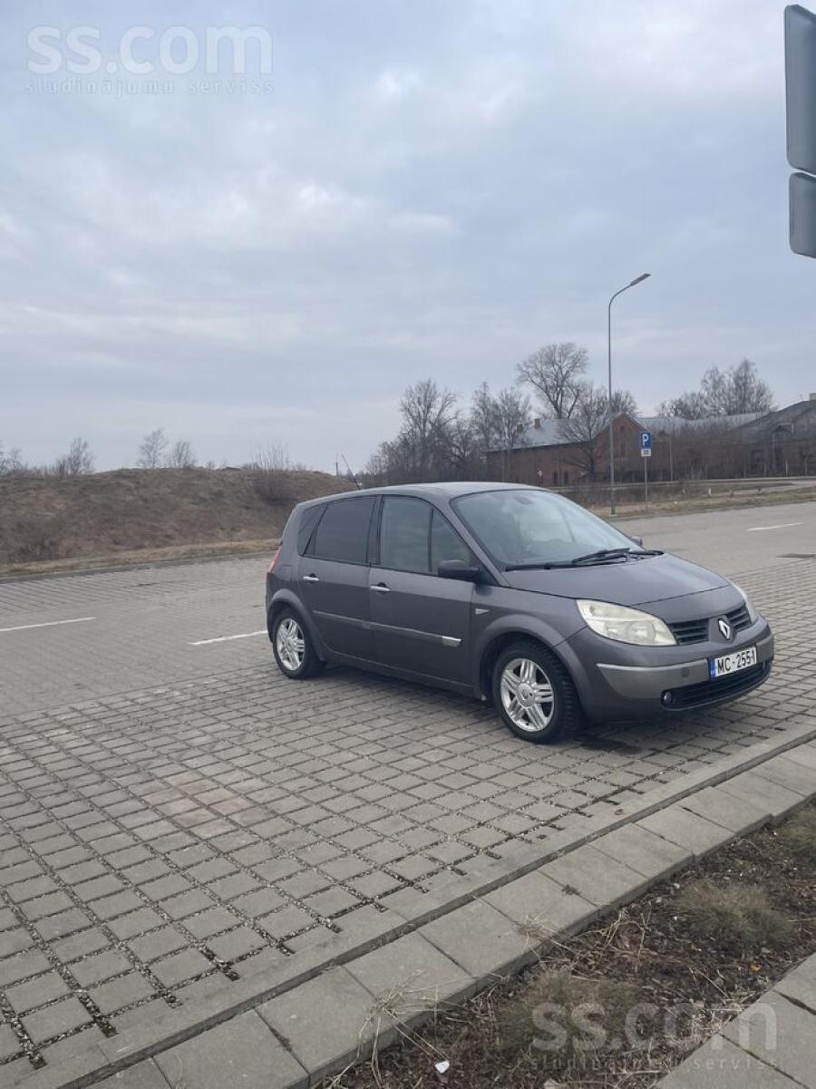 Pelēks Renault Scenic 2004 Daugavpils, ar dzinēja tilpumu 1.90 L un nobraukumu 295 tūkst. km par 700 €, foto 10 vietnē AUTOMOTO.COM.LV