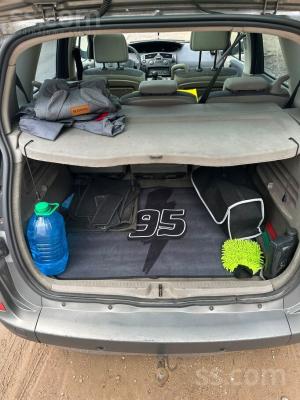 Pelēks Renault Scenic 2004 Rīga, ar dzinēja tilpumu 1.90 L un nobraukumu 179 tūkst. km par 1100 €, foto 5 vietnē AUTOMOTO.COM.LV
