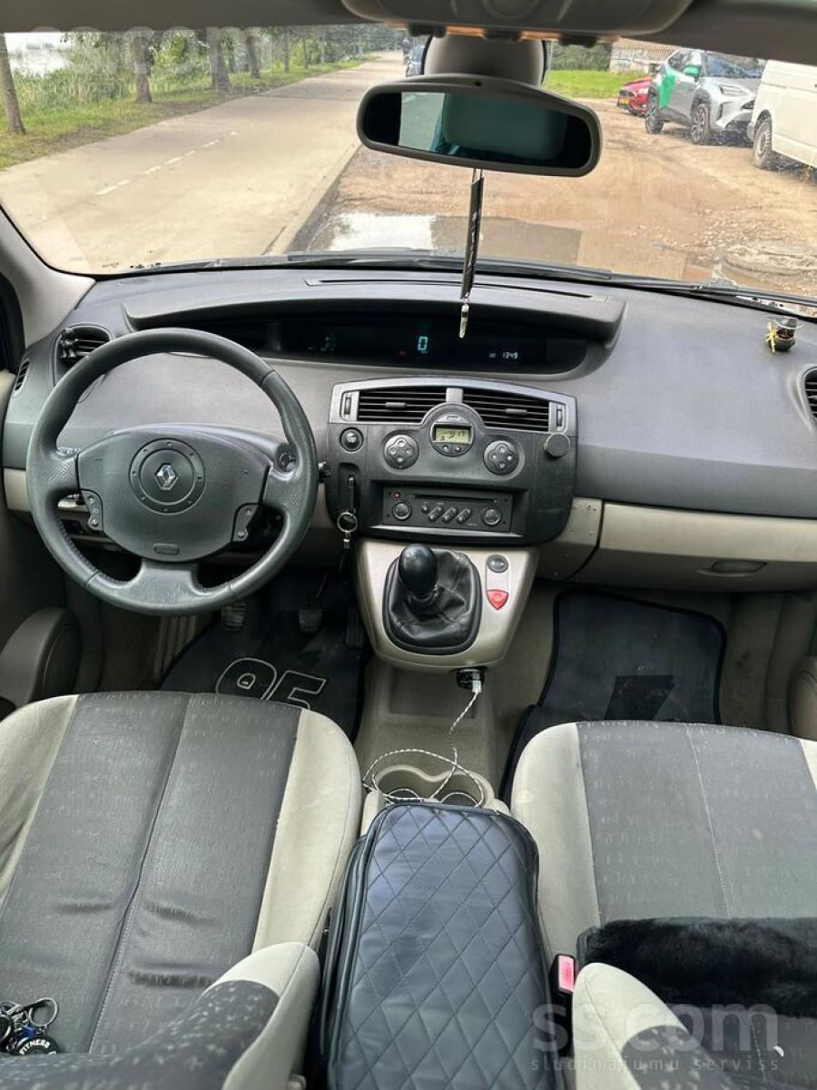 Pelēks Renault Scenic 2004 Rīga, ar dzinēja tilpumu 1.90 L un nobraukumu 179 tūkst. km par 1100 €, foto 7 vietnē AUTOMOTO.COM.LV