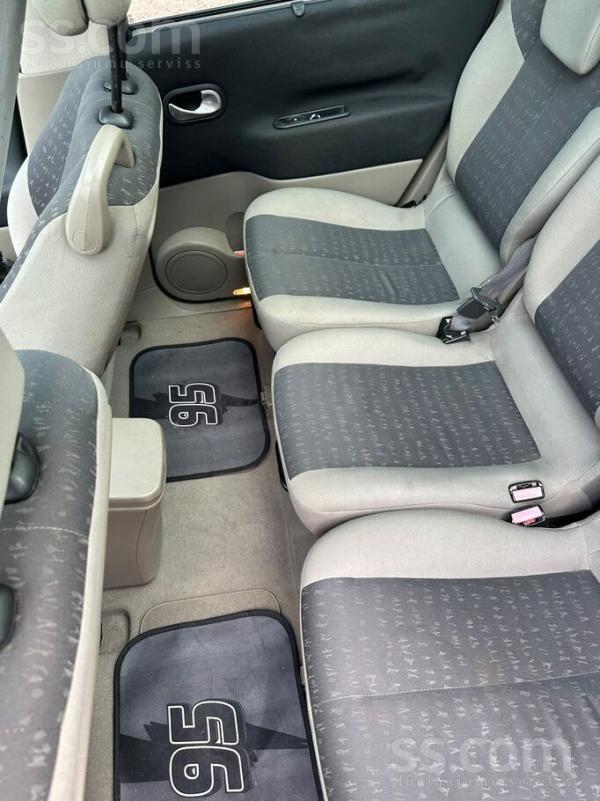 Pelēks Renault Scenic 2004 Rīga, ar dzinēja tilpumu 1.90 L un nobraukumu 179 tūkst. km par 1100 €, foto 7 vietnē AUTOMOTO.COM.LV