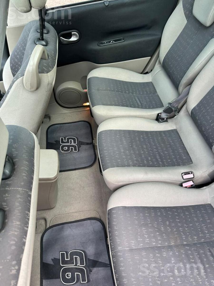 Pelēks Renault Scenic 2004 Rīga, ar dzinēja tilpumu 1.90 L un nobraukumu 179 tūkst. km par 1100 €, foto 8 vietnē AUTOMOTO.COM.LV