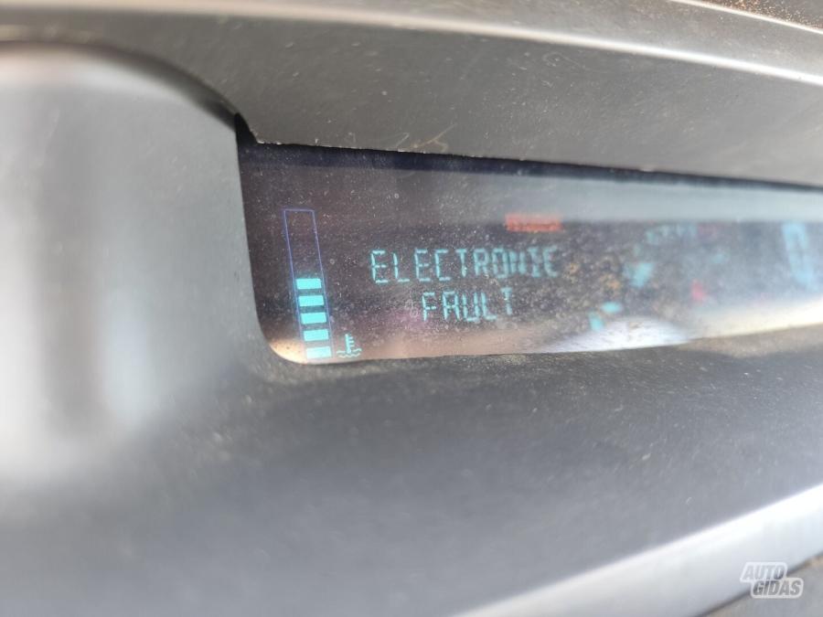 Grey Renault Scenic 2004 in Klaipeda, with an engine capacity of 1.60 L and mileage of 459 thousand km for 1250 €, photo 15 on AUTOMOTO.COM.LV