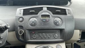 Pelēks Renault Scenic 2005 Marijampole, ar dzinēja tilpumu 1.90 L un nobraukumu 251 tūkst. km par 600 €, foto 12 vietnē AUTOMOTO.COM.LV