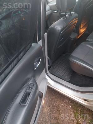 Grey Renault Scenic 2005 in Daugavpils, with an engine capacity of 1.90 L and mileage of 436 thousand km for 1050 €, photo 6 on AUTOMOTO.COM.LV