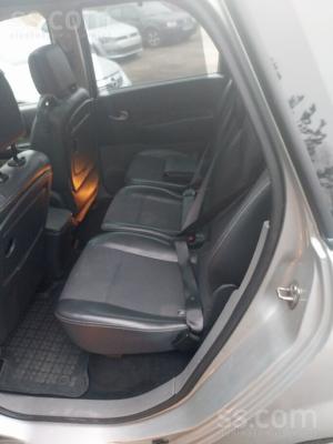 Grey Renault Scenic 2005 in Daugavpils, with an engine capacity of 1.90 L and mileage of 436 thousand km for 1050 €, photo 7 on AUTOMOTO.COM.LV