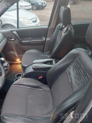 Grey Renault Scenic 2005 in Daugavpils, with an engine capacity of 1.90 L and mileage of 436 thousand km for 1050 €, photo 9 on AUTOMOTO.COM.LV